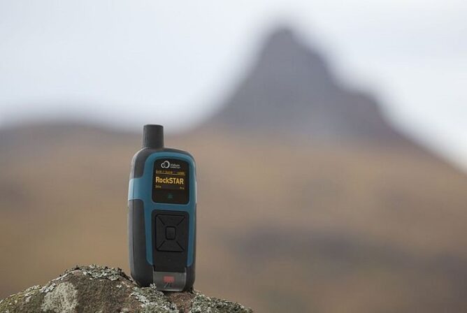 Handheld GPS Device For Walkers And Adventurers | GIS for LIfe